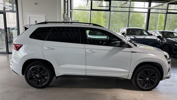 Balts Skoda Karoq 2022 Rīga, ar dzinēja tilpumu 1.50 L un nobraukumu 78 tūkst. km par 2490000 €, foto 4 vietnē AUTOMOTO.COM.LV
