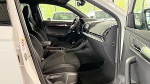 White Skoda Karoq 2022 in Riga, with an engine capacity of 1.50 L and mileage of 78 thousand km for 2490000 €, photo 16 on AUTOMOTO.COM.LV