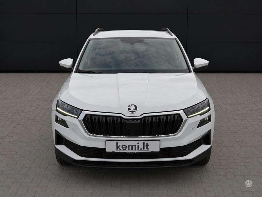 White Skoda Karoq 2022 in Vilnius, with an engine capacity of 1.50 L and mileage of 152 thousand km for 17990 €, photo 4 on AUTOMOTO.COM.LV