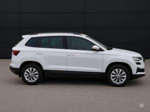 White Skoda Karoq 2022 in Vilnius, with an engine capacity of 1.50 L and mileage of 152 thousand km for 17990 €, photo 5 on AUTOMOTO.COM.LV