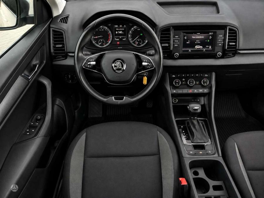 White Skoda Karoq 2022 in Vilnius, with an engine capacity of 1.50 L and mileage of 152 thousand km for 17990 €, photo 10 on AUTOMOTO.COM.LV