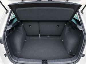 White Skoda Karoq 2022 in Vilnius, with an engine capacity of 1.50 L and mileage of 152 thousand km for 17990 €, photo 22 on AUTOMOTO.COM.LV