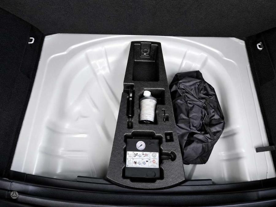 White Skoda Karoq 2022 in Vilnius, with an engine capacity of 1.50 L and mileage of 152 thousand km for 17990 €, photo 23 on AUTOMOTO.COM.LV