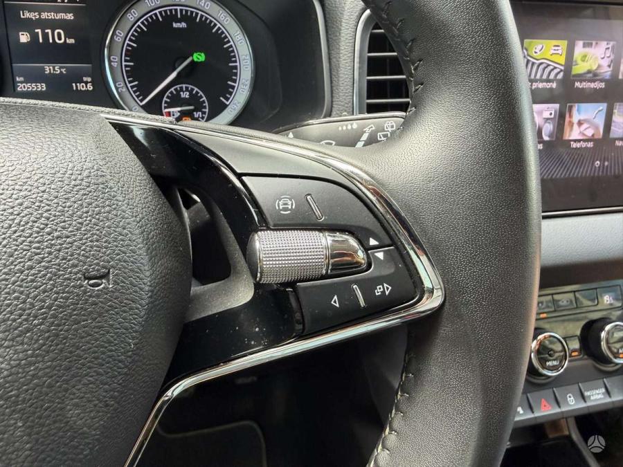 White Skoda Karoq 2022 in Vilnius, with an engine capacity of 1.97 L and mileage of 206 thousand km for 18400 €, photo 18 on AUTOMOTO.COM.LV