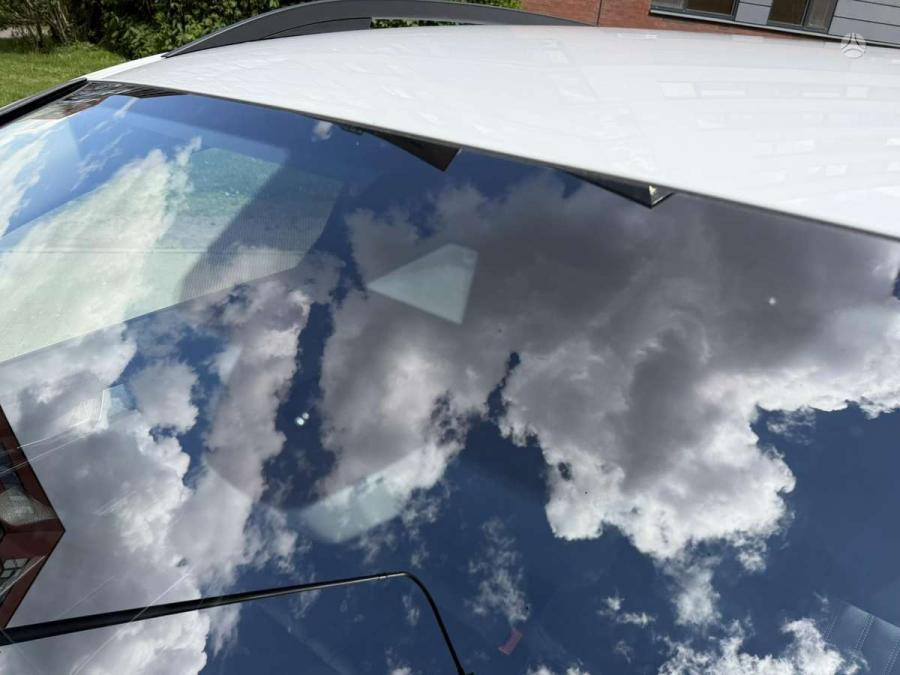 White Skoda Karoq 2022 in Vilnius, with an engine capacity of 1.97 L and mileage of 206 thousand km for 18400 €, photo 27 on AUTOMOTO.COM.LV
