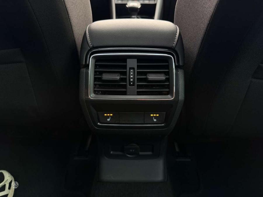 Balts Skoda Karoq 2022 Šauļi, ar dzinēja tilpumu 1.97 L un nobraukumu 124 tūkst. km par 21990 €, foto 22 vietnē AUTOMOTO.COM.LV