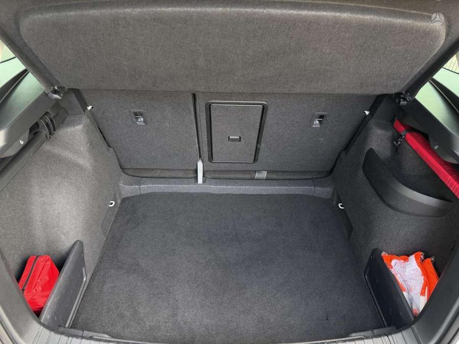 Balts Skoda Karoq 2022 Šauļi, ar dzinēja tilpumu 1.97 L un nobraukumu 124 tūkst. km par 21990 €, foto 24 vietnē AUTOMOTO.COM.LV