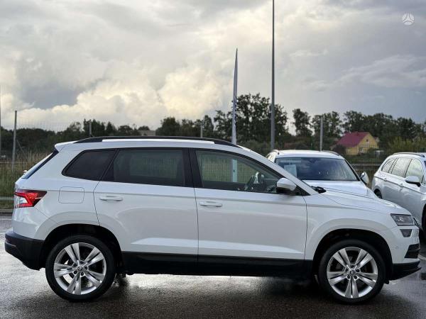 White Skoda Karoq 2022 in Vilnius, with an engine capacity of 1.50 L and mileage of 200 thousand km for 16800 €, photo 10 on AUTOMOTO.COM.LV