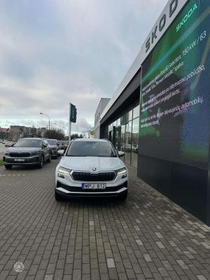 White Skoda Karoq 2023 in Klaipeda, with an engine capacity of 2.00 L and mileage of 72 thousand km for 25950 €, photo 2 on AUTOMOTO.COM.LV