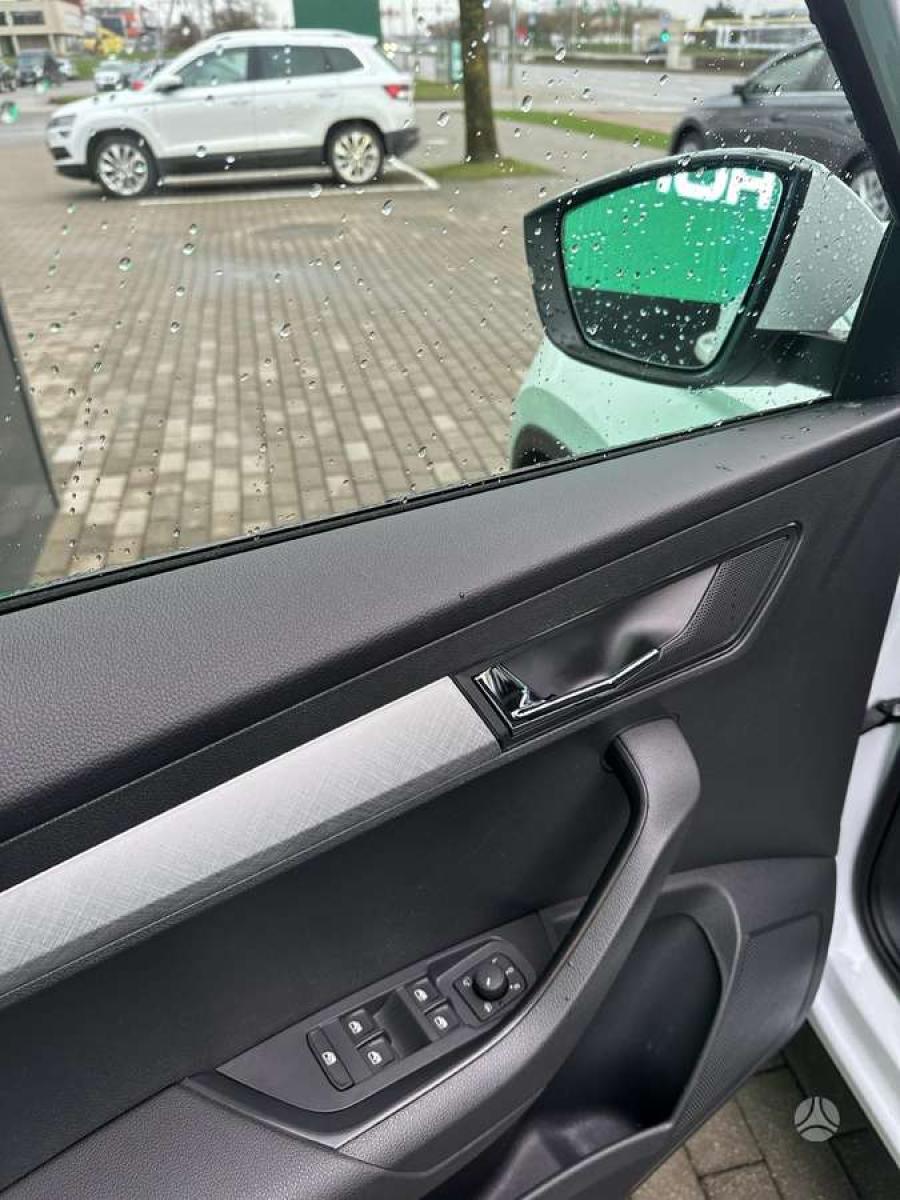 White Skoda Karoq 2023 in Klaipeda, with an engine capacity of 2.00 L and mileage of 72 thousand km for 25950 €, photo 11 on AUTOMOTO.COM.LV