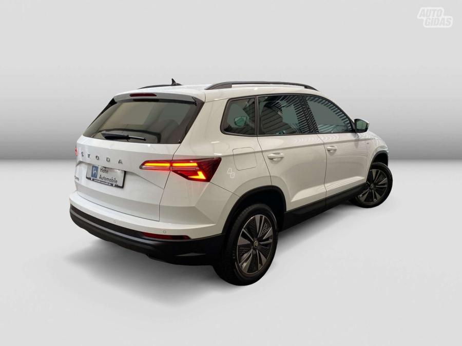 Balts Skoda Karoq 2023 Kauņa, ar dzinēja tilpumu 1.50 L un nobraukumu 28 tūkst. km par 29552 €, foto 4 vietnē AUTOMOTO.COM.LV