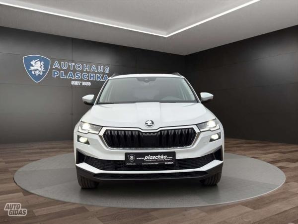 White Skoda Karoq 2023 in Kaunas, with an engine capacity of 1.50 L and mileage of 46 thousand km for 28454 €, photo 2 on AUTOMOTO.COM.LV