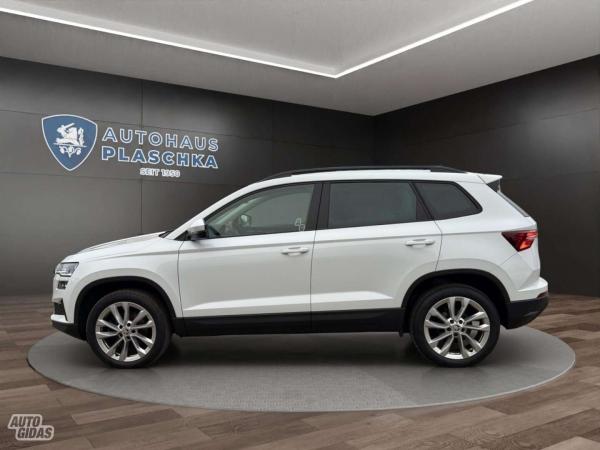 White Skoda Karoq 2023 in Kaunas, with an engine capacity of 1.50 L and mileage of 46 thousand km for 28454 €, photo 8 on AUTOMOTO.COM.LV