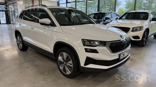 Белый Шкода Karoq 2023 в Рига, объемом двигателя 1.50 л и пробегом 47 тыс. км за 24900 €, фото 6 на AUTOMOTO.COM.LV