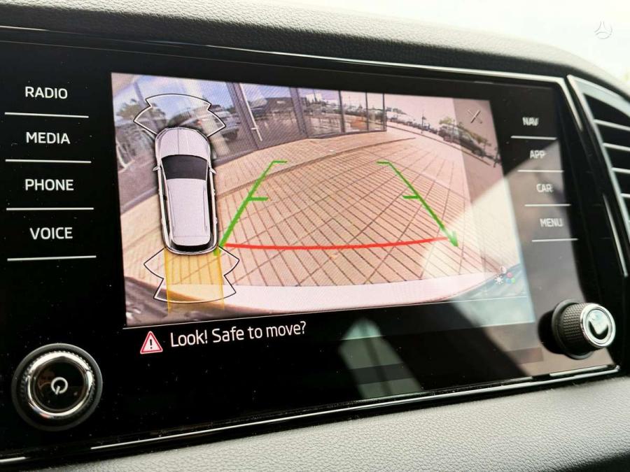 Белый Шкода Karoq 2023 в Каунас, объемом двигателя 1.50 л и пробегом 188 тыс. км за 21900 €, фото 12 на AUTOMOTO.COM.LV