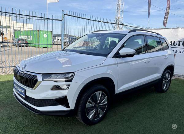White Skoda Karoq 2023 in Panevezys, with an engine capacity of 1.97 L and mileage of 179 thousand km for 16950 €, photo 1 on AUTOMOTO.COM.LV