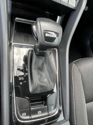 Balts Skoda Karoq 2023 Marijampole, ar dzinēja tilpumu 1.97 L un nobraukumu 52 tūkst. km par 19500 €, foto 20 vietnē AUTOMOTO.COM.LV