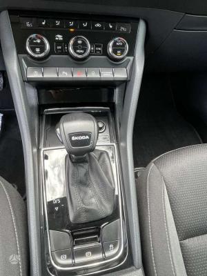 Balts Skoda Karoq 2023 Marijampole, ar dzinēja tilpumu 1.97 L un nobraukumu 52 tūkst. km par 19500 €, foto 21 vietnē AUTOMOTO.COM.LV