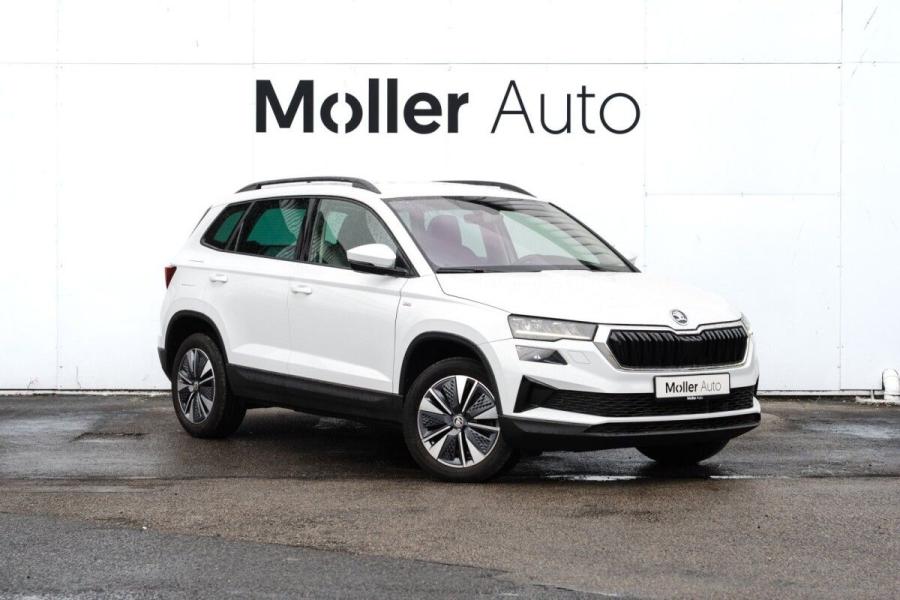White Skoda Karoq 2023 in Riga, with an engine capacity of 1.50 L and mileage of 147 thousand km for 21900 €, photo 3 on AUTOMOTO.COM.LV