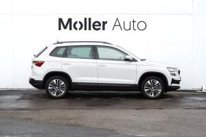 White Skoda Karoq 2023 in Riga, with an engine capacity of 1.50 L and mileage of 147 thousand km for 21900 €, photo 6 on AUTOMOTO.COM.LV