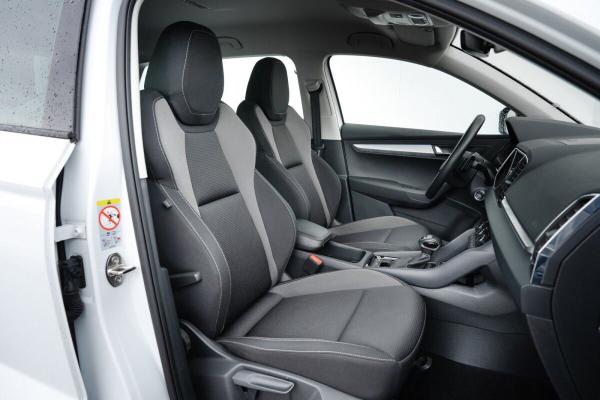 Шкода Karoq 2023 в Рига на AUTOMOTO.COM.LV Белый Шкода Karoq 2023 в Рига, объемом двигателя 1.50 л и пробегом 147 тыс. км за 21900 €, фото 8 на AUTOMOTO.COM.LV