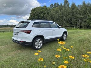 Balts Skoda Karoq 2025 Viļņa, ar dzinēja tilpumu 1.50 L un nobraukumu 22 tūkst. km par 28200 €, foto 4 vietnē AUTOMOTO.COM.LV