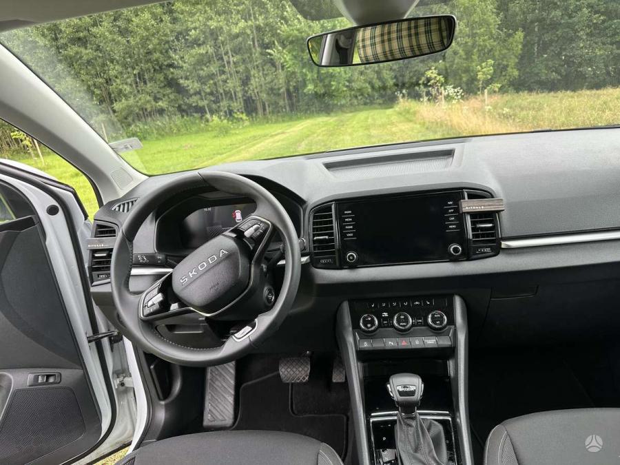 Balts Skoda Karoq 2025 Viļņa, ar dzinēja tilpumu 1.50 L un nobraukumu 22 tūkst. km par 28200 €, foto 7 vietnē AUTOMOTO.COM.LV