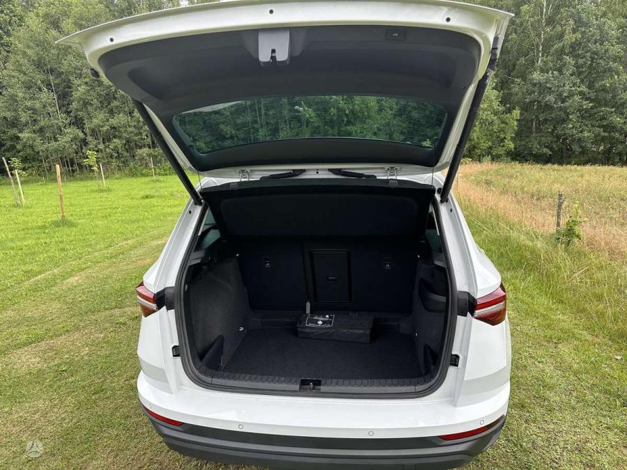 Balts Skoda Karoq 2025 Viļņa, ar dzinēja tilpumu 1.50 L un nobraukumu 22 tūkst. km par 28200 €, foto 9 vietnē AUTOMOTO.COM.LV