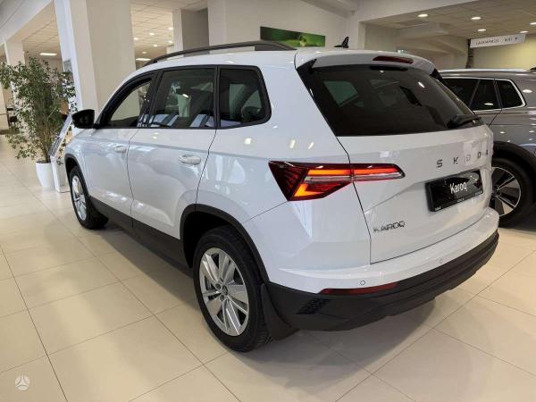 White Skoda Karoq 2026 in Klaipeda, with an engine capacity of 1.50 L and mileage of 10 thousand km for 30870 €, photo 5 on AUTOMOTO.COM.LV