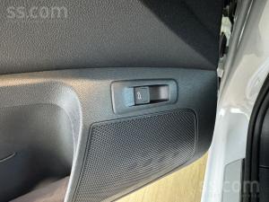 Balts Skoda Karoq 2026 Valmiera, ar dzinēja tilpumu 2.00 L un nobraukumu 5 tūkst. km par 37782 €, foto 24 vietnē AUTOMOTO.COM.LV