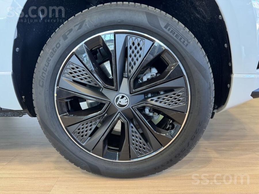 Balts Skoda Karoq 2026 Valmiera, ar dzinēja tilpumu 2.00 L un nobraukumu 5 tūkst. km par 37782 €, foto 29 vietnē AUTOMOTO.COM.LV