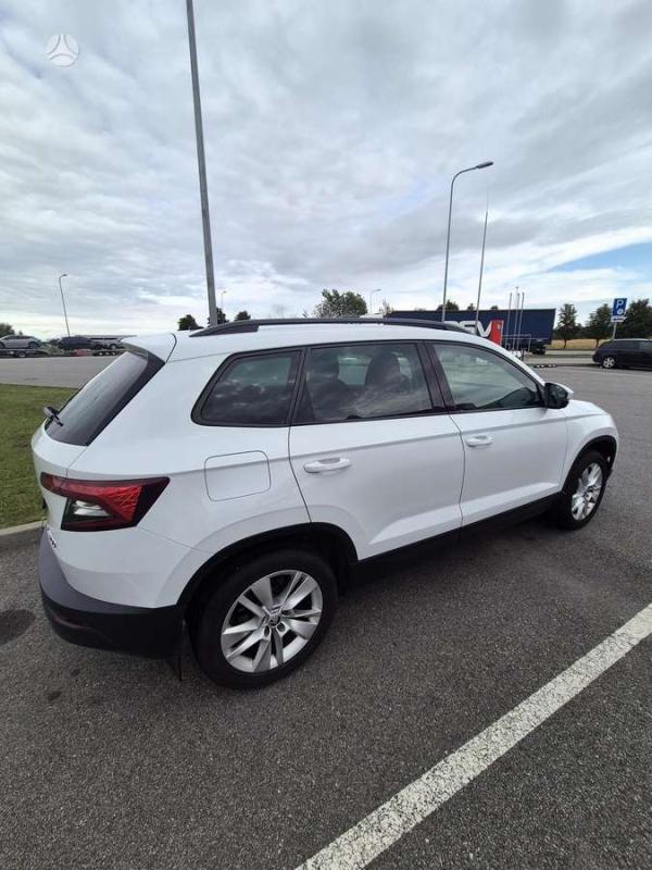 White Skoda Karoq 2018 in Klaipeda, with an engine capacity of 1.50 L and mileage of 146 thousand km for 17500 €, photo 5 on AUTOMOTO.COM.LV