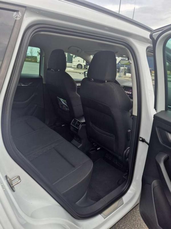 White Skoda Karoq 2018 in Klaipeda, with an engine capacity of 1.50 L and mileage of 146 thousand km for 17500 €, photo 7 on AUTOMOTO.COM.LV