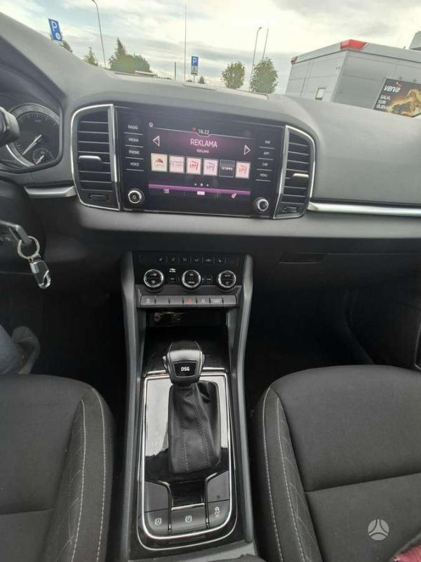 White Skoda Karoq 2018 in Klaipeda, with an engine capacity of 1.50 L and mileage of 146 thousand km for 17500 €, photo 8 on AUTOMOTO.COM.LV