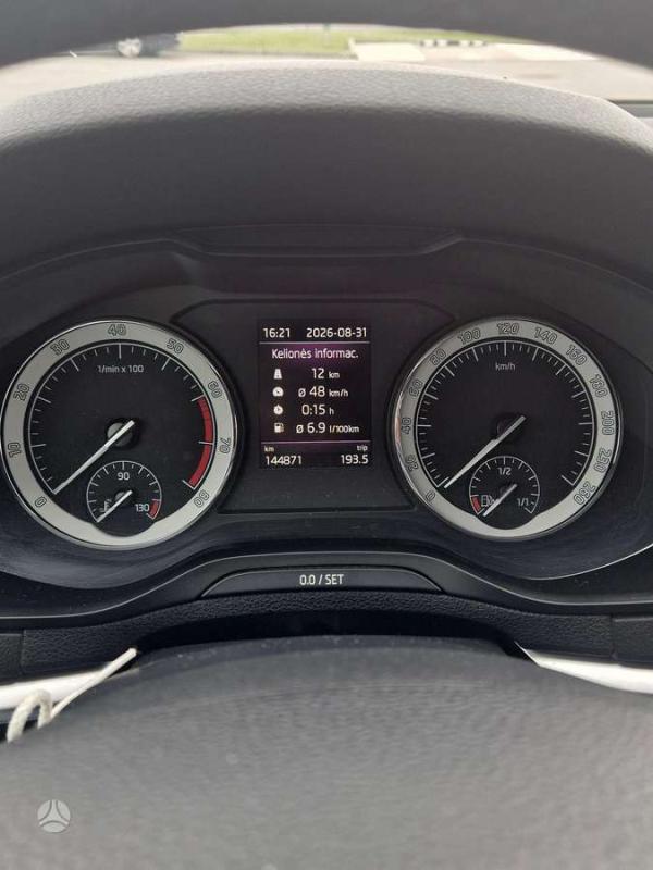 White Skoda Karoq 2018 in Klaipeda, with an engine capacity of 1.50 L and mileage of 146 thousand km for 17500 €, photo 9 on AUTOMOTO.COM.LV