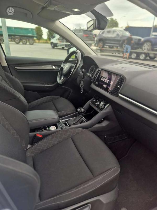 White Skoda Karoq 2018 in Klaipeda, with an engine capacity of 1.50 L and mileage of 146 thousand km for 17500 €, photo 10 on AUTOMOTO.COM.LV