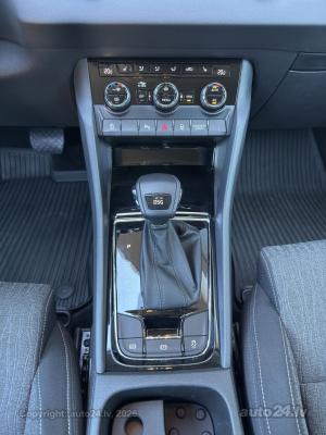 White Skoda Karoq 2018 in Tallinn, with an engine capacity of 1.50 L and mileage of 68 thousand km for 16900 €, photo 12 on AUTOMOTO.COM.LV