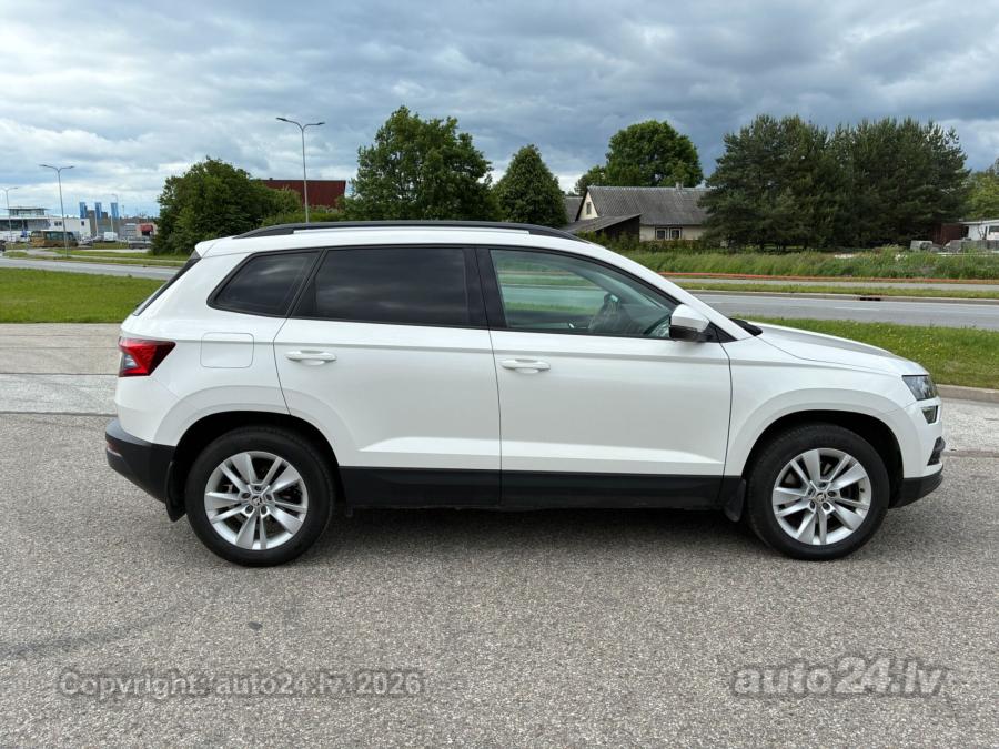 White Skoda Karoq 2018 in Tallinn, with an engine capacity of 1.60 L and mileage of 206 thousand km for 11500 €, photo 11 on AUTOMOTO.COM.LV