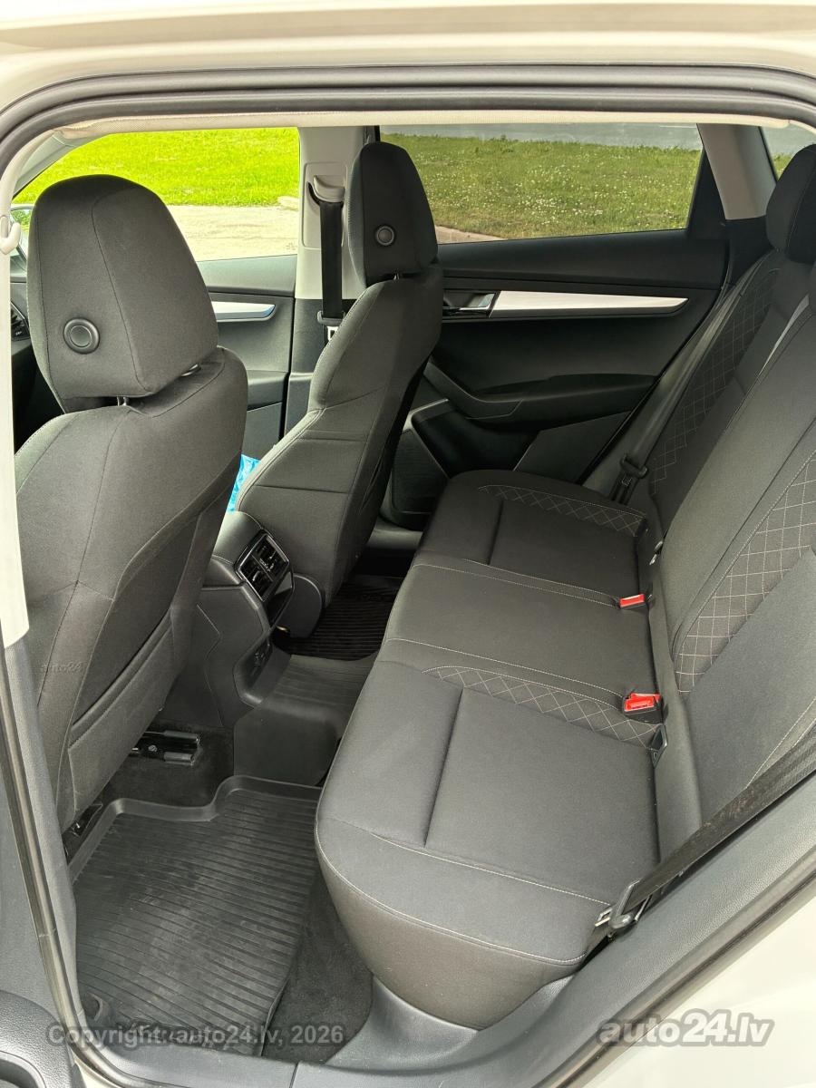 White Skoda Karoq 2018 in Tallinn, with an engine capacity of 1.60 L and mileage of 206 thousand km for 11500 €, photo 16 on AUTOMOTO.COM.LV