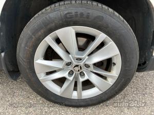 White Skoda Karoq 2018 in Tallinn, with an engine capacity of 1.60 L and mileage of 206 thousand km for 11500 €, photo 18 on AUTOMOTO.COM.LV