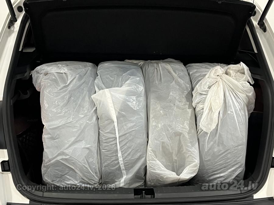 Balts Skoda Karoq 2020 Tallina, ar dzinēja tilpumu 1.50 L un nobraukumu 83 tūkst. km par 16900 €, foto 25 vietnē AUTOMOTO.COM.LV