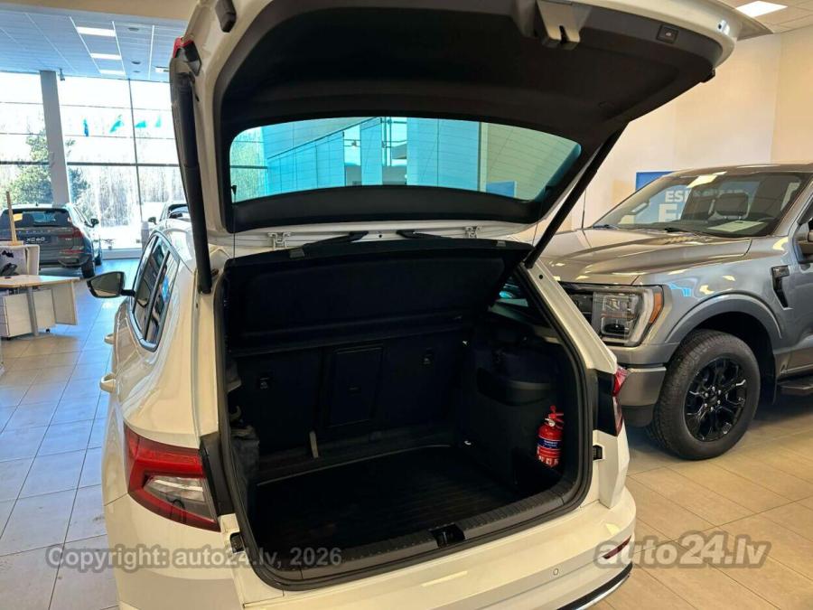 White Skoda Karoq 2021 in Parnu, with an engine capacity of 1.50 L and mileage of 71 thousand km for 19900 €, photo 12 on AUTOMOTO.COM.LV