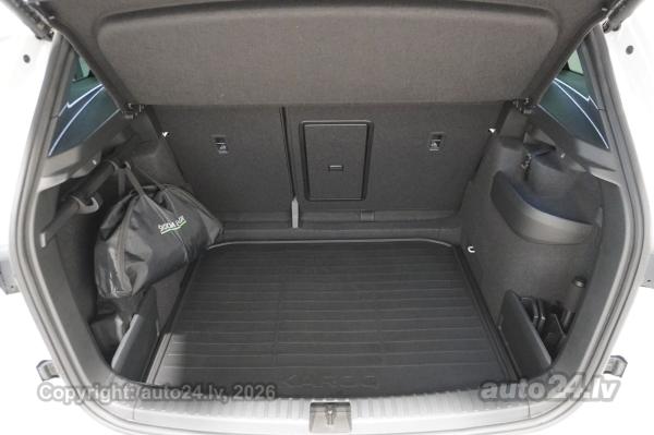 White Skoda Karoq 2022 in Tallinn, with an engine capacity of 2.00 L and mileage of 47 thousand km for 30900 €, photo 7 on AUTOMOTO.COM.LV