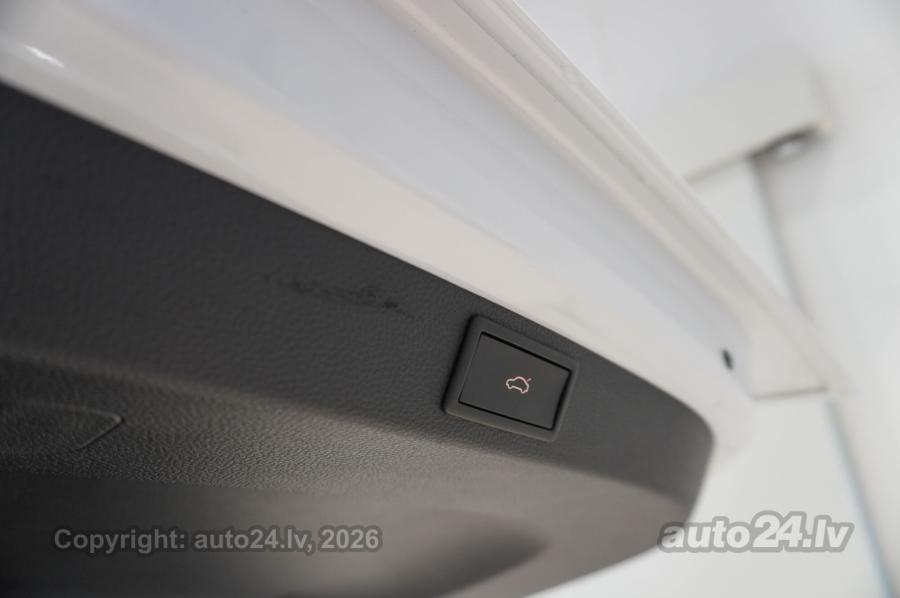 Белый Шкода Karoq 2022 в Таллин, объемом двигателя 2.00 л и пробегом 47 тыс. км за 30900 €, фото 9 на AUTOMOTO.COM.LV