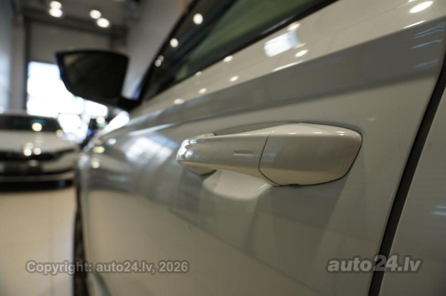 Белый Шкода Karoq 2022 в Таллин, объемом двигателя 2.00 л и пробегом 47 тыс. км за 30900 €, фото 14 на AUTOMOTO.COM.LV