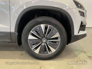 Белый Шкода Karoq 2023 в Таллин, объемом двигателя 2.00 л и пробегом 118 тыс. км за 23990 €, фото 6 на AUTOMOTO.COM.LV