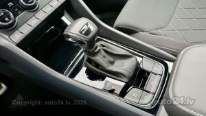 Balts Skoda Karoq 2024 Tallina, ar dzinēja tilpumu 1.50 L un nobraukumu 5 tūkst. km par 31900 €, foto 15 vietnē AUTOMOTO.COM.LV