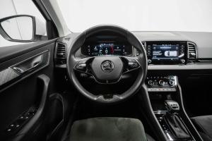 White Skoda Karoq 2024 in Tallinn, with an engine capacity of 2.00 L and mileage of 31 thousand km for 25900 €, photo 11 on AUTOMOTO.COM.LV