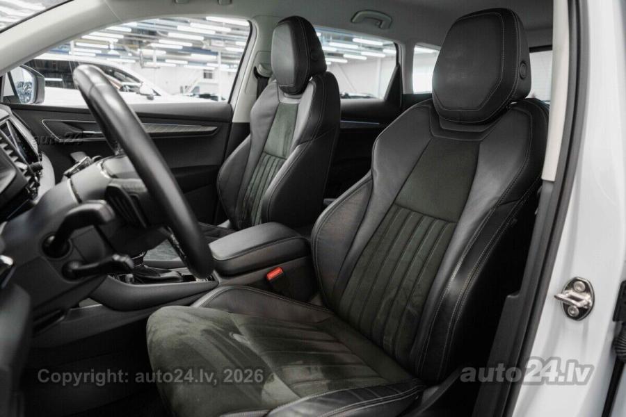 White Skoda Karoq 2024 in Tallinn, with an engine capacity of 2.00 L and mileage of 31 thousand km for 25900 €, photo 12 on AUTOMOTO.COM.LV