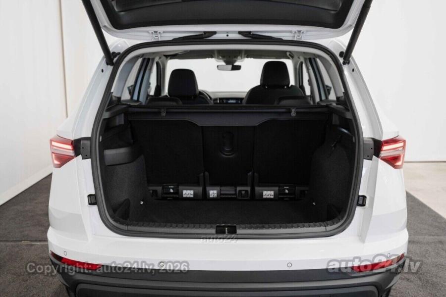 White Skoda Karoq 2024 in Tallinn, with an engine capacity of 2.00 L and mileage of 31 thousand km for 25900 €, photo 16 on AUTOMOTO.COM.LV